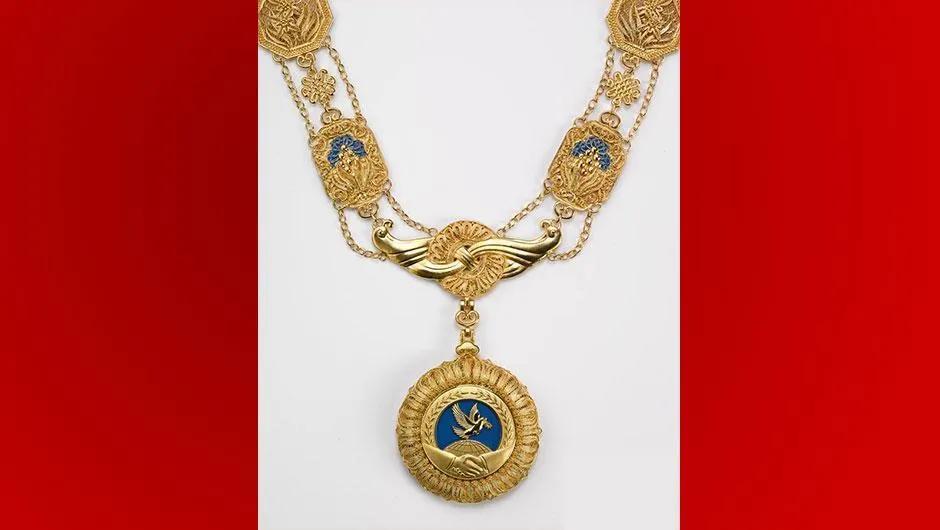 China's five important medals are awarded to people who have made great ...