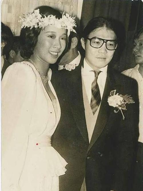 50-year-old Zhu Lingling married a wealthy family and left the Huo ...