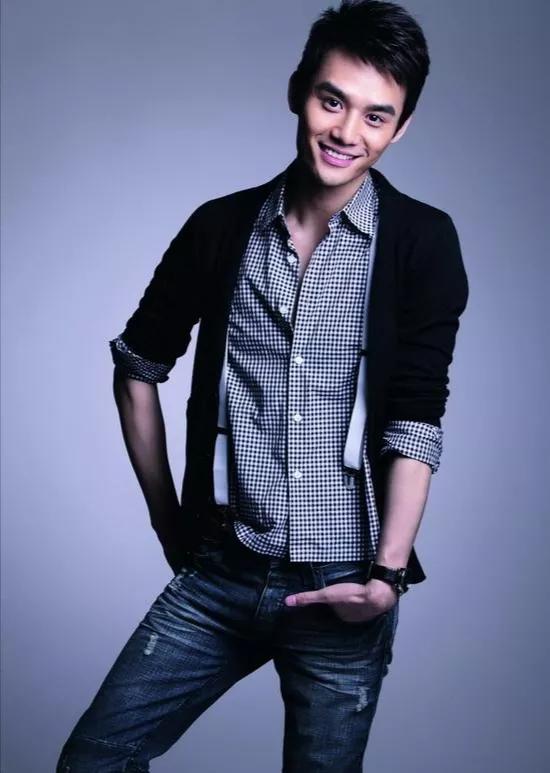 "Kai Kai Wang Tie"-Wang Kai - iNEWS