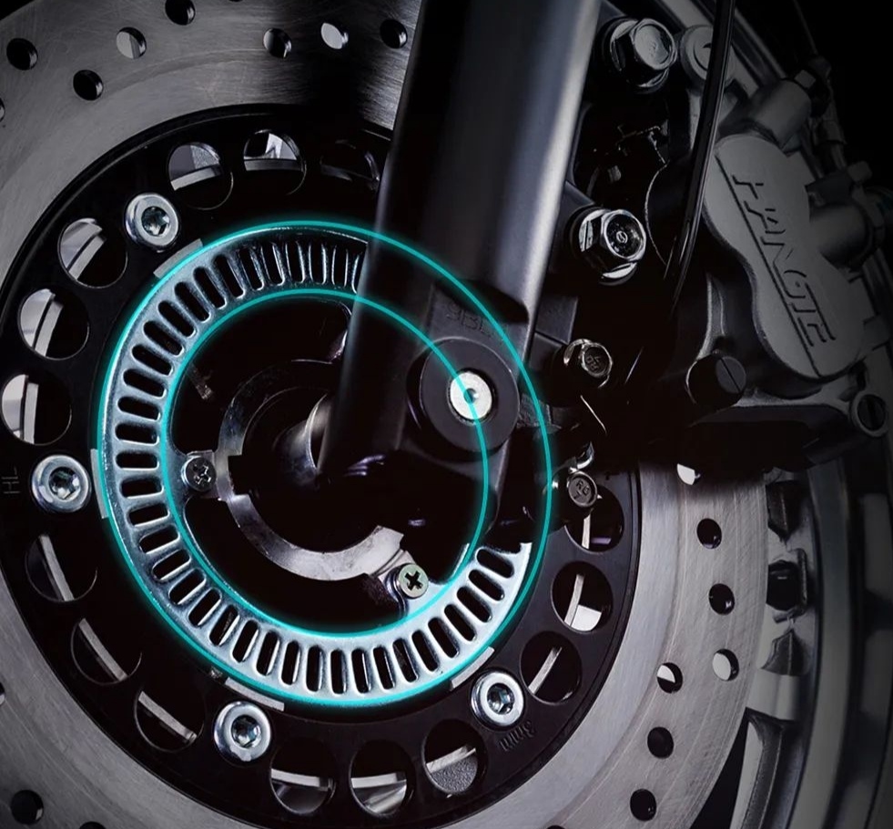 GZ250 is here, equipped with dual-channel ABS, priced at 15,800 - iNEWS