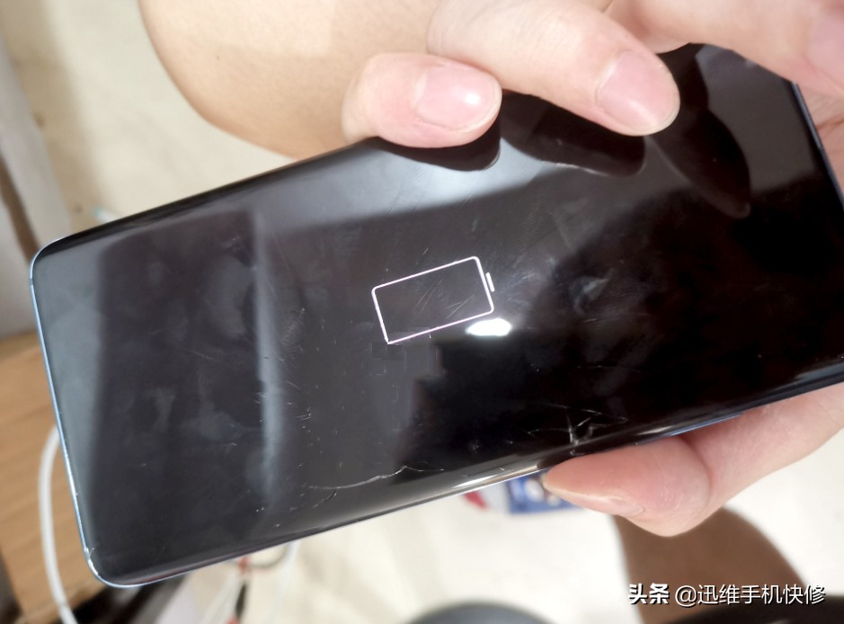 Redmi mobile phone displays the empty battery icon is caused by this ...