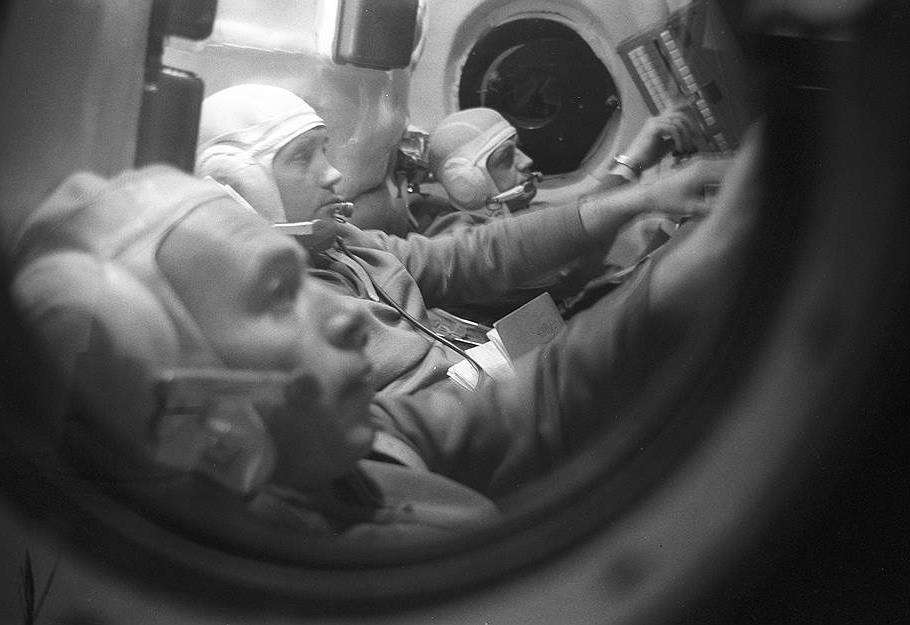 In 1971, Soviet astronauts were exposed to space, their lungs burst ...