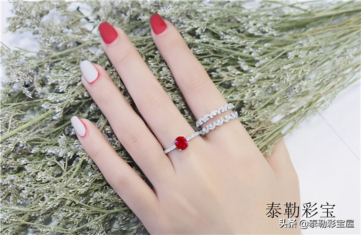 What is the meaning of a ruby ring when worn on different fingers? - iMedia