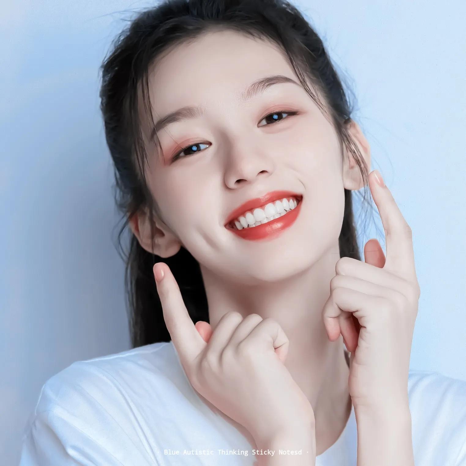 Zhou Ye is a beautiful girl, with good looks and acting skills, and the ...