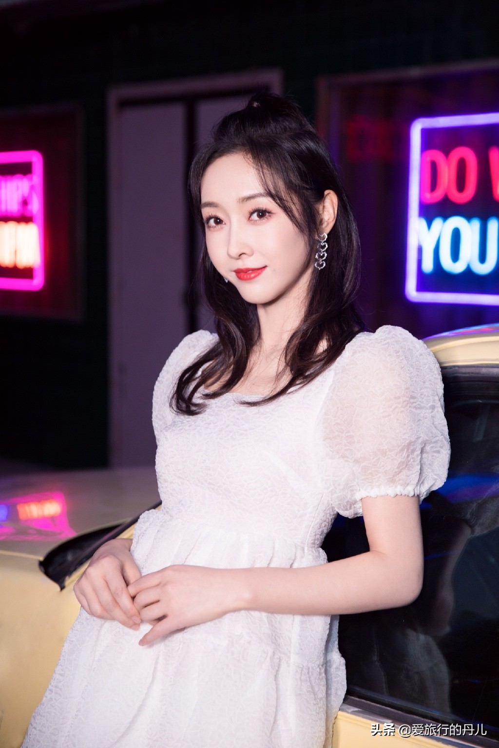 Xuan Lu wore a white dress, sweet and lovely, full of fairy spirit - iNEWS