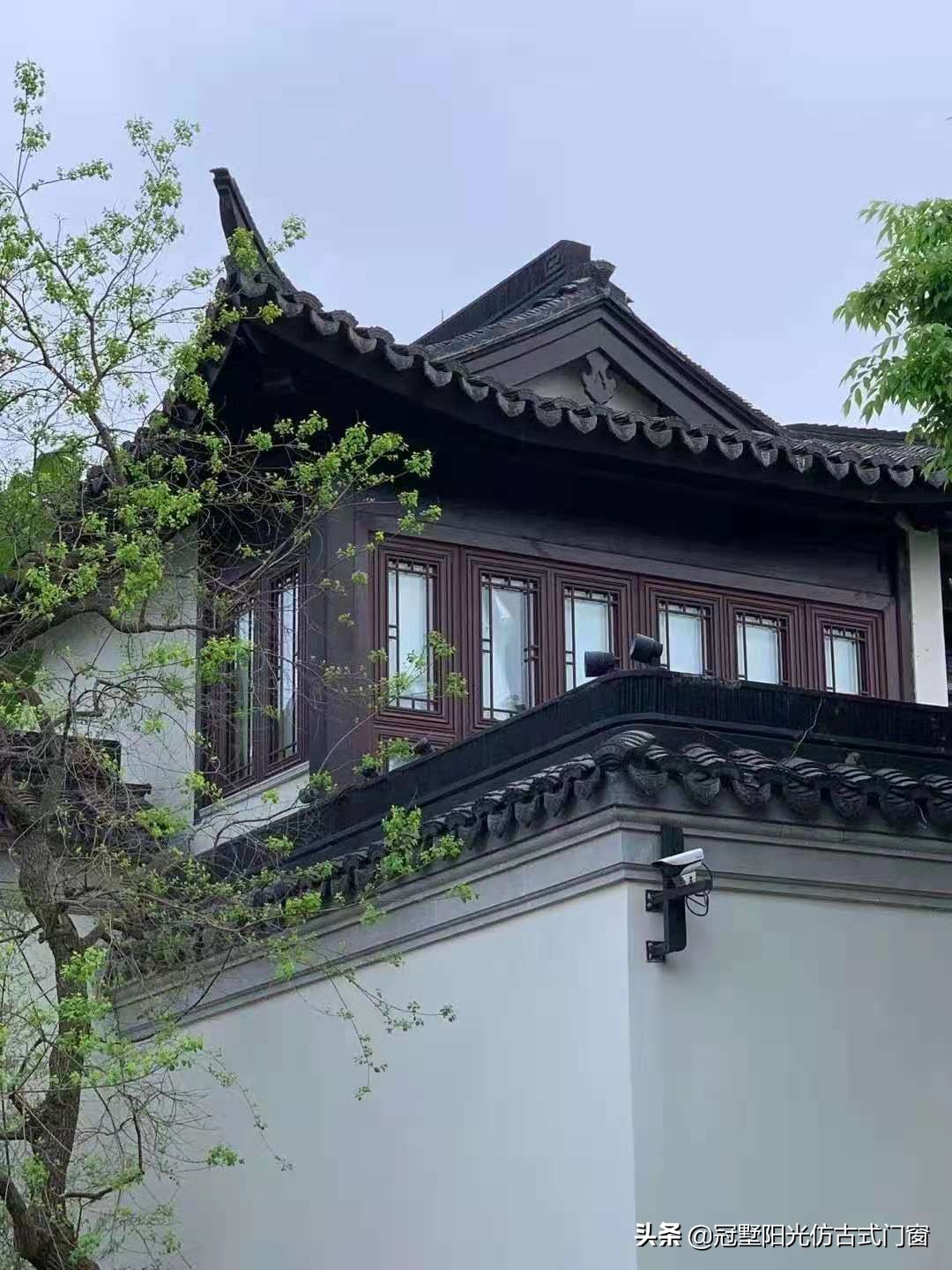 Building retro Chinese doors and windows, Chinese building doors and ...