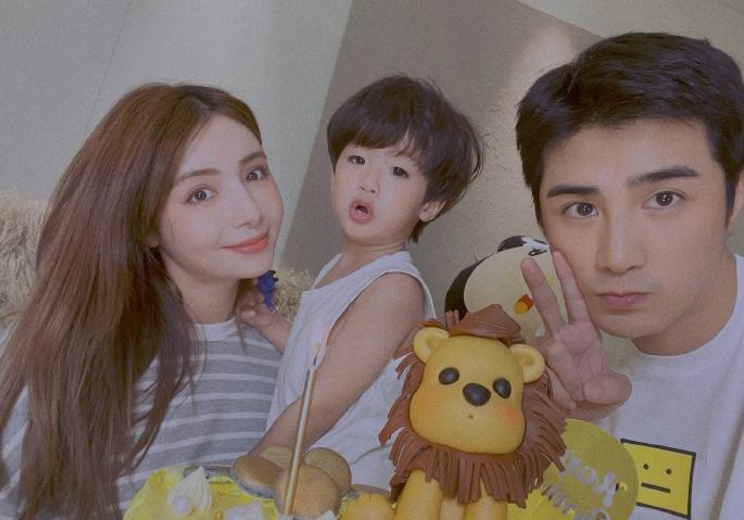 Jiang Chao's birthday, Madina sent blessings, son with big eyes and ...