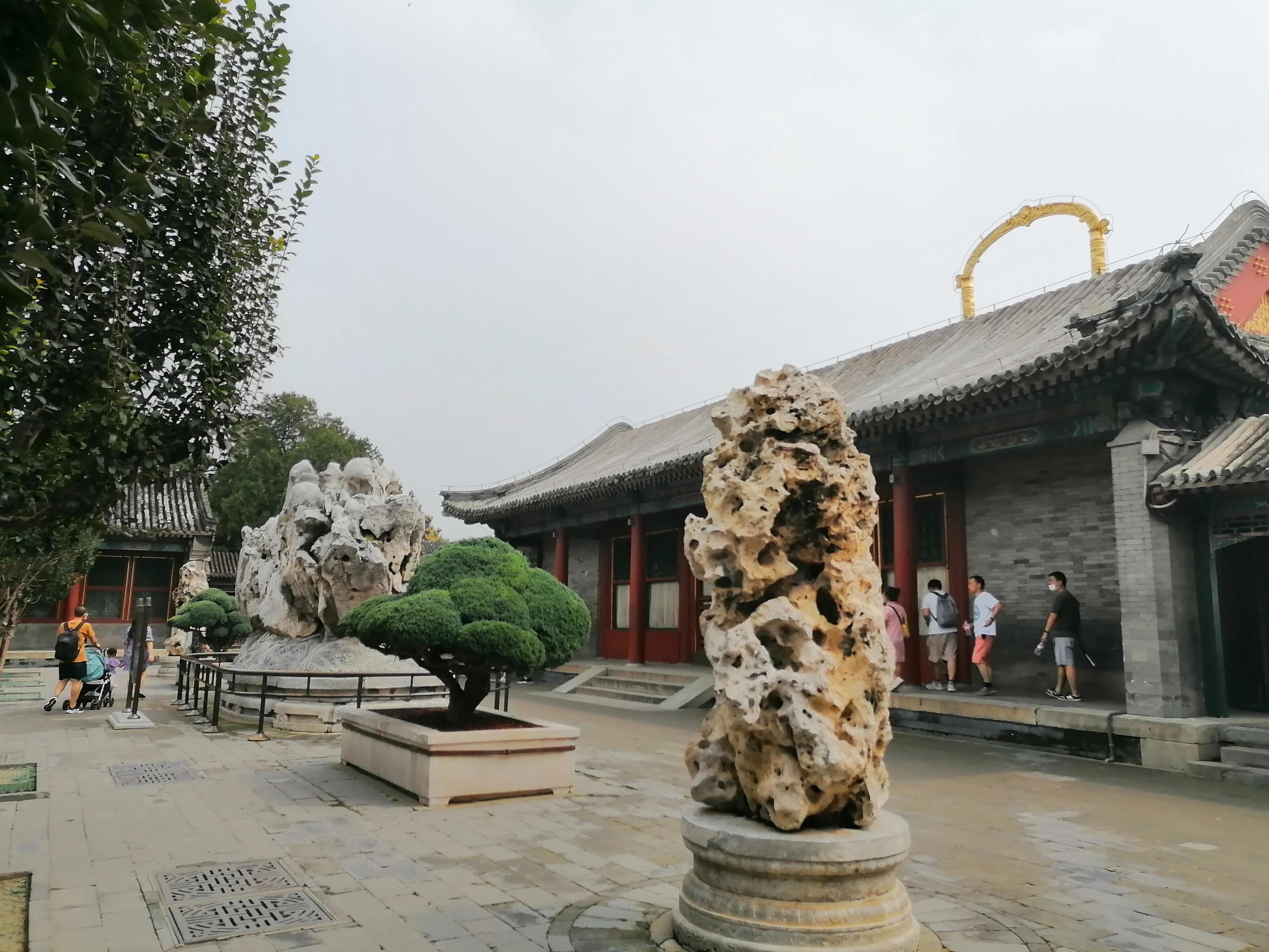 The "soul" of Chinese gardens, "thin, wrinkled, transparent and leaky ...