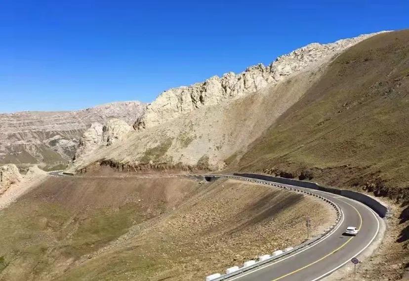 The most difficult road in Xinjiang is more beautiful than the Duku ...