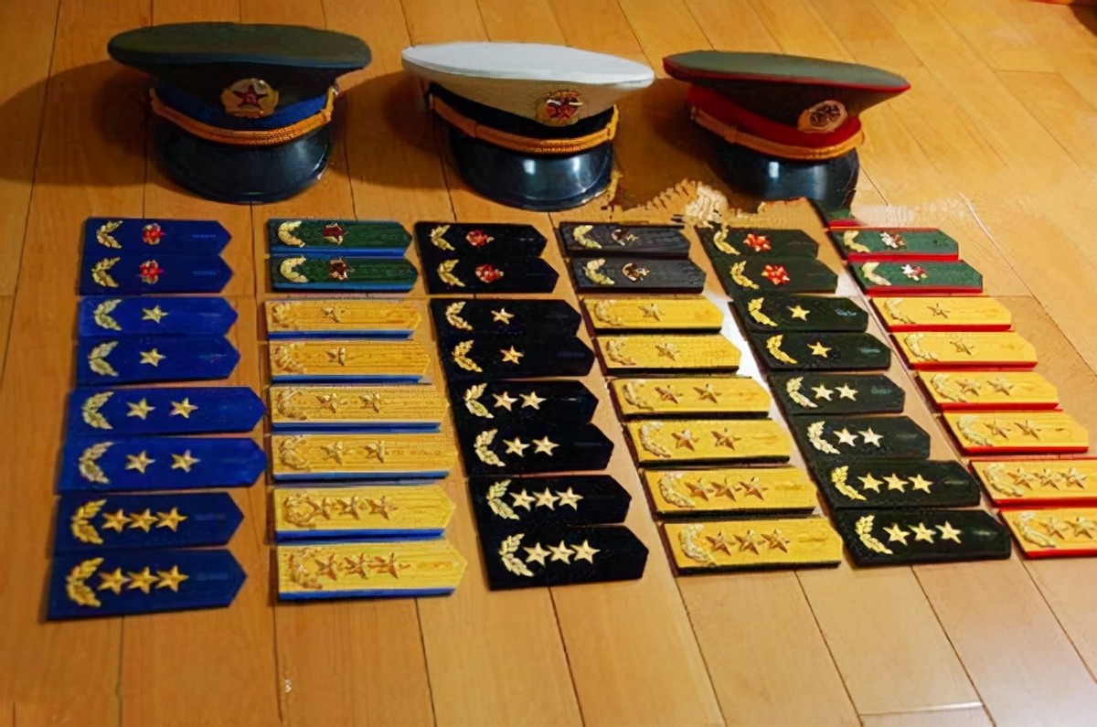 "Major General" or "Commander", who is at a higher level? - iNEWS