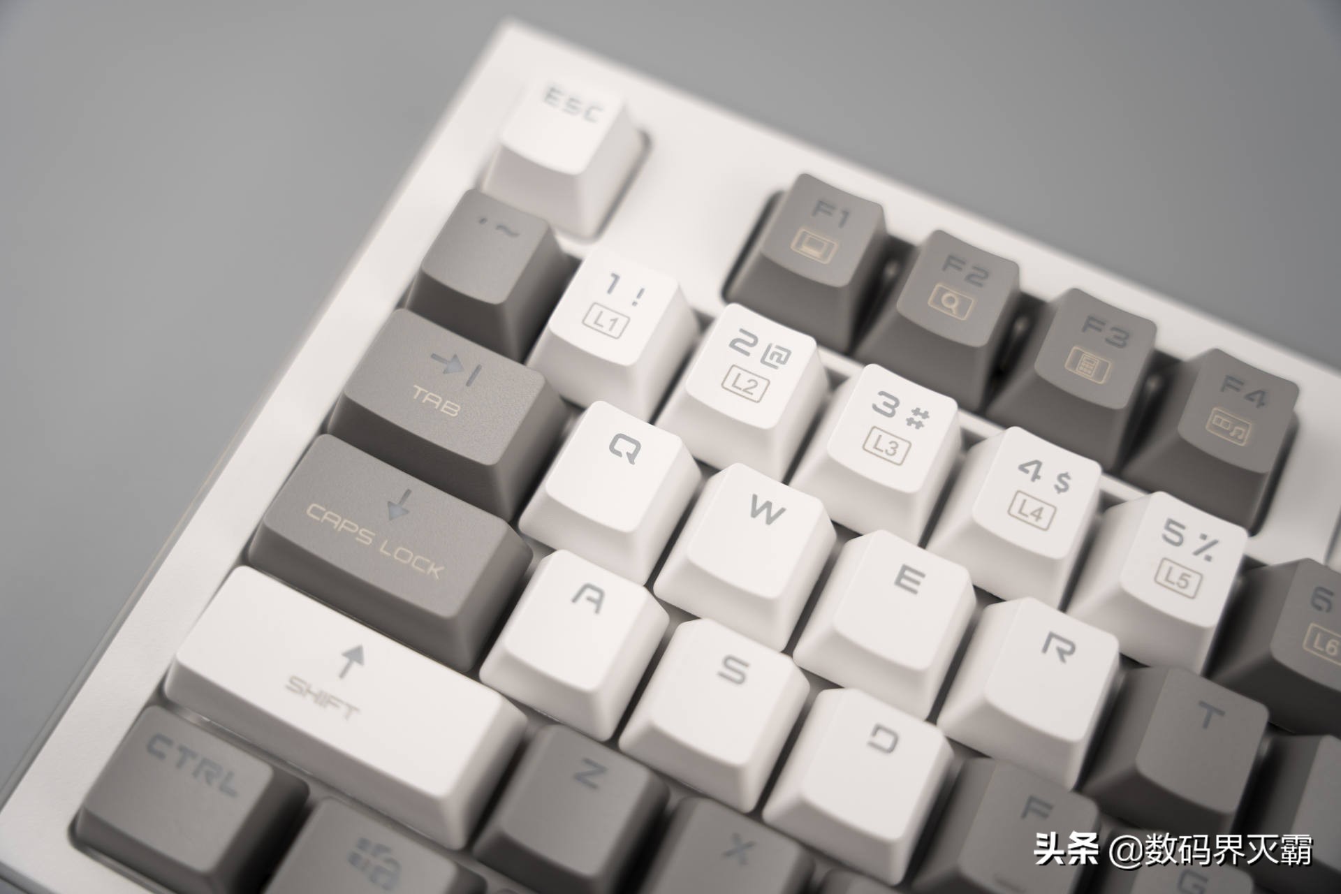 我的新外設—微星GK50Z PIXEL 60度灰青軸鍵盤使用體驗 - 資訊咖