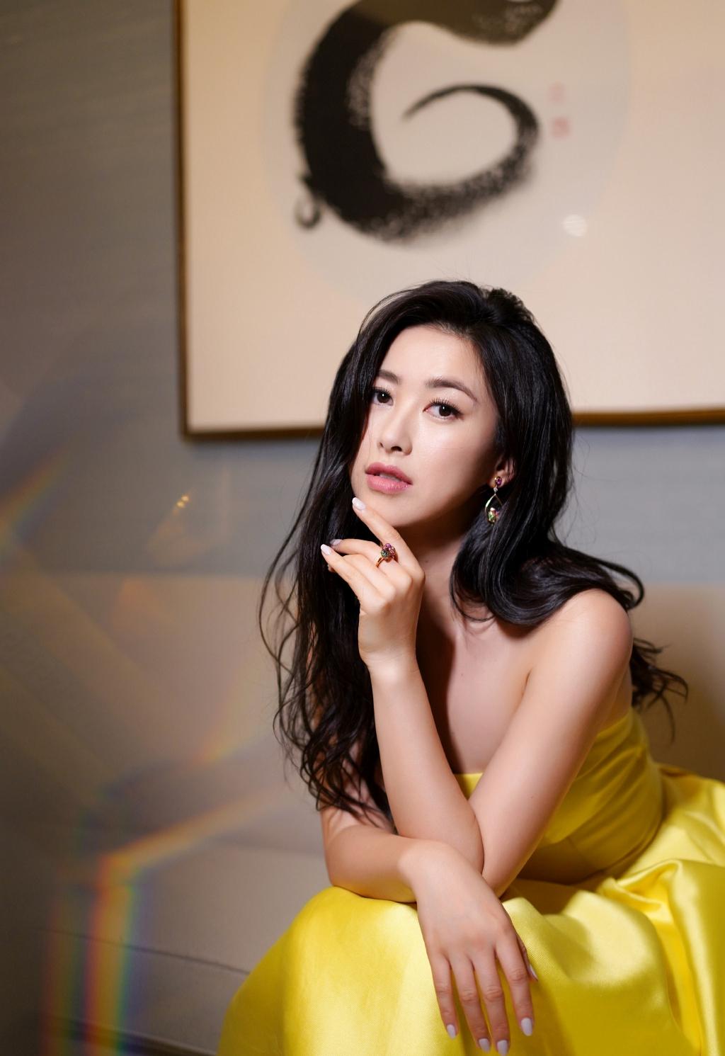 Zhu Zhu, actor, singer, host of MTⅤ - iNEWS