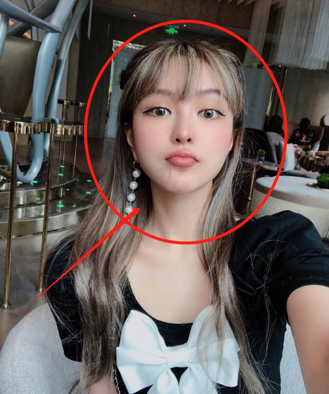 Zhou Yangqing posted a hot search on the screenshot of the lyrics and was accused of reuniting ...