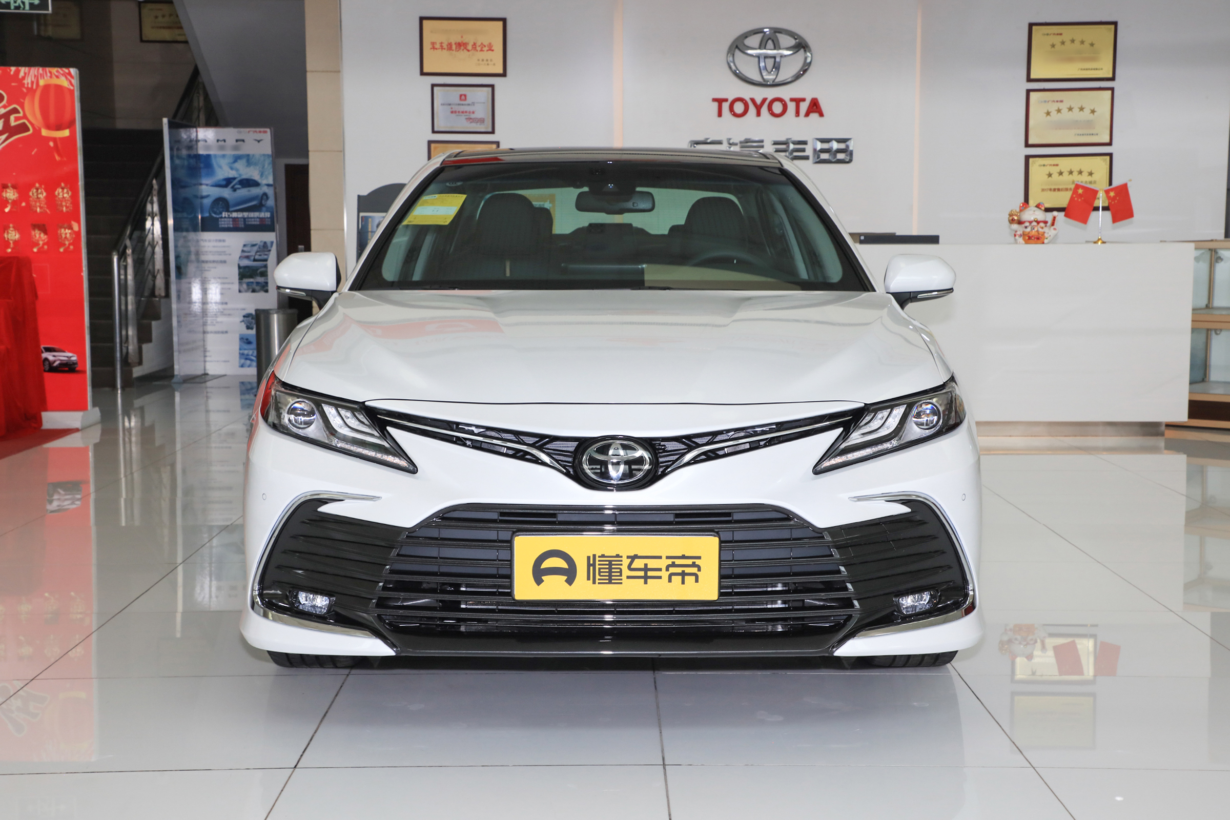 Fuel consumption per 100 kilometers is 6L, the wheelbase is 2825mm, and the safety configuration ...