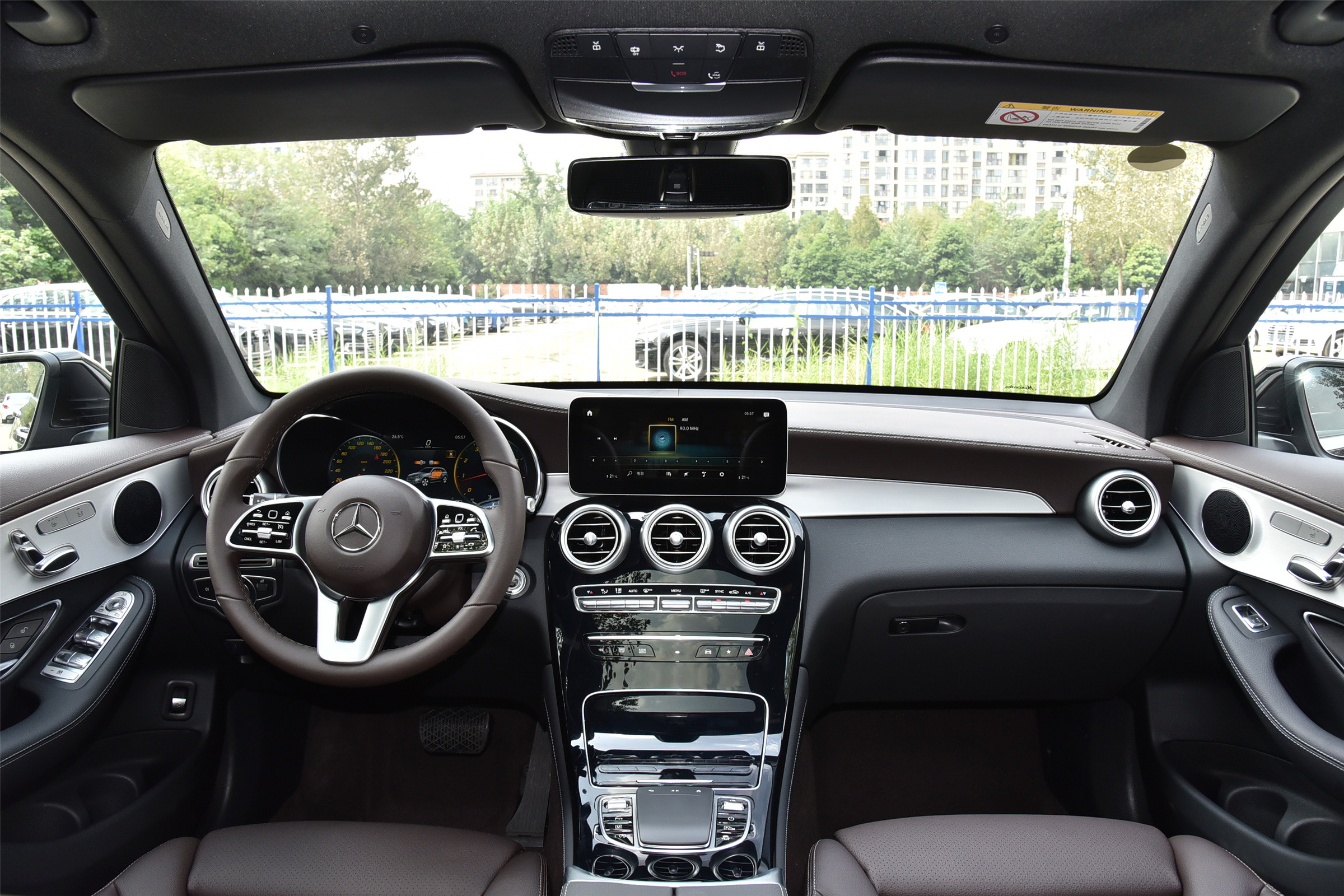 Unexpected power comparison Mercedes-Benz GLC and Cadillac XT5 - iNEWS