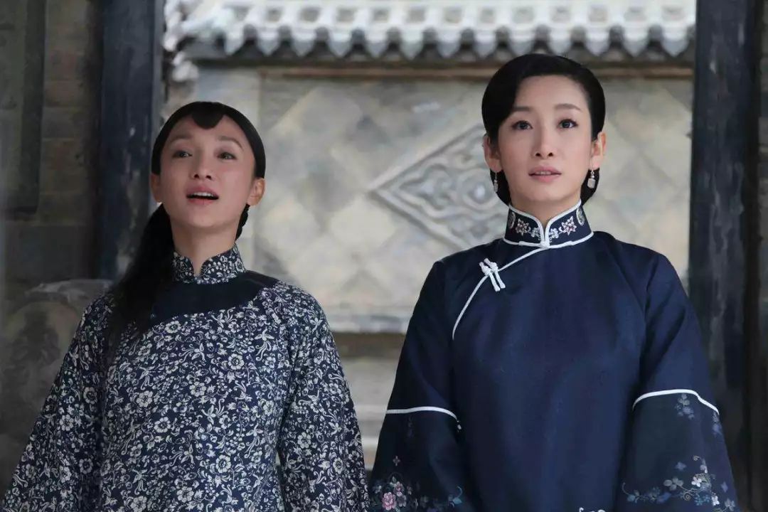 When Qin Hailu was filming the kissing scene, the director called out ...