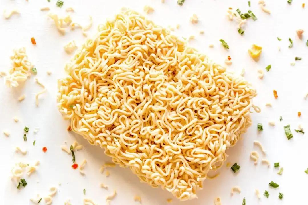 Why is the shape of instant noodles not straight?But it is curved. It ...