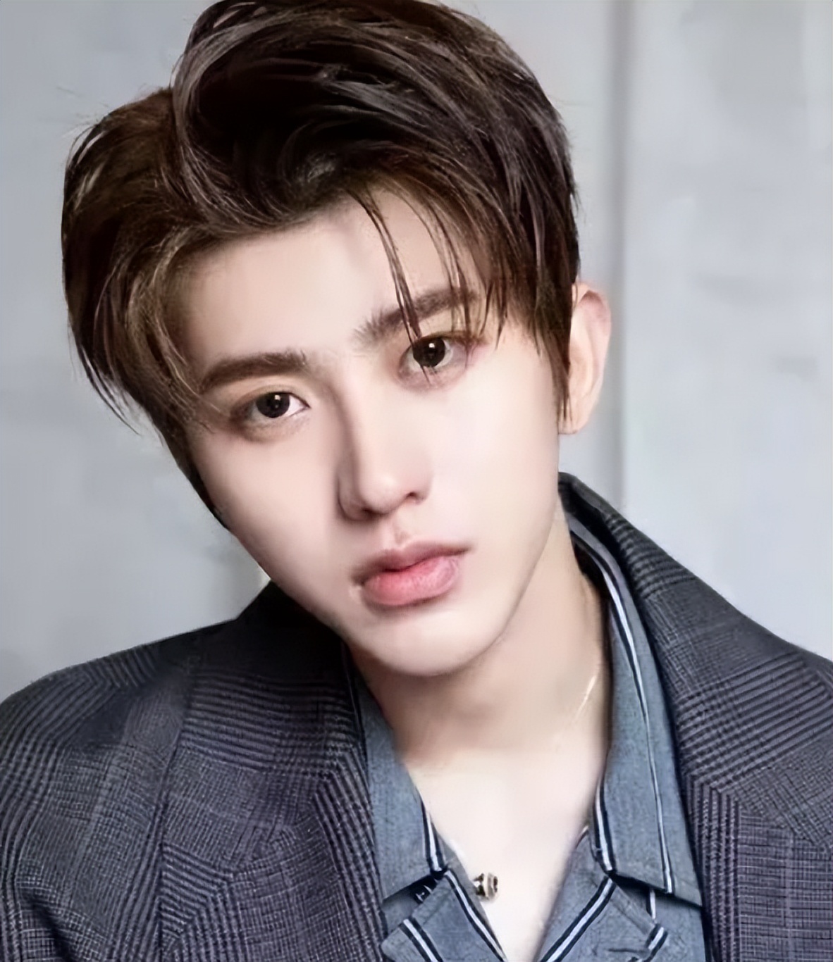 Paparazzi candid shots, privacy leaks, Cai Xukun's revelations set off a storm of public opinion ...