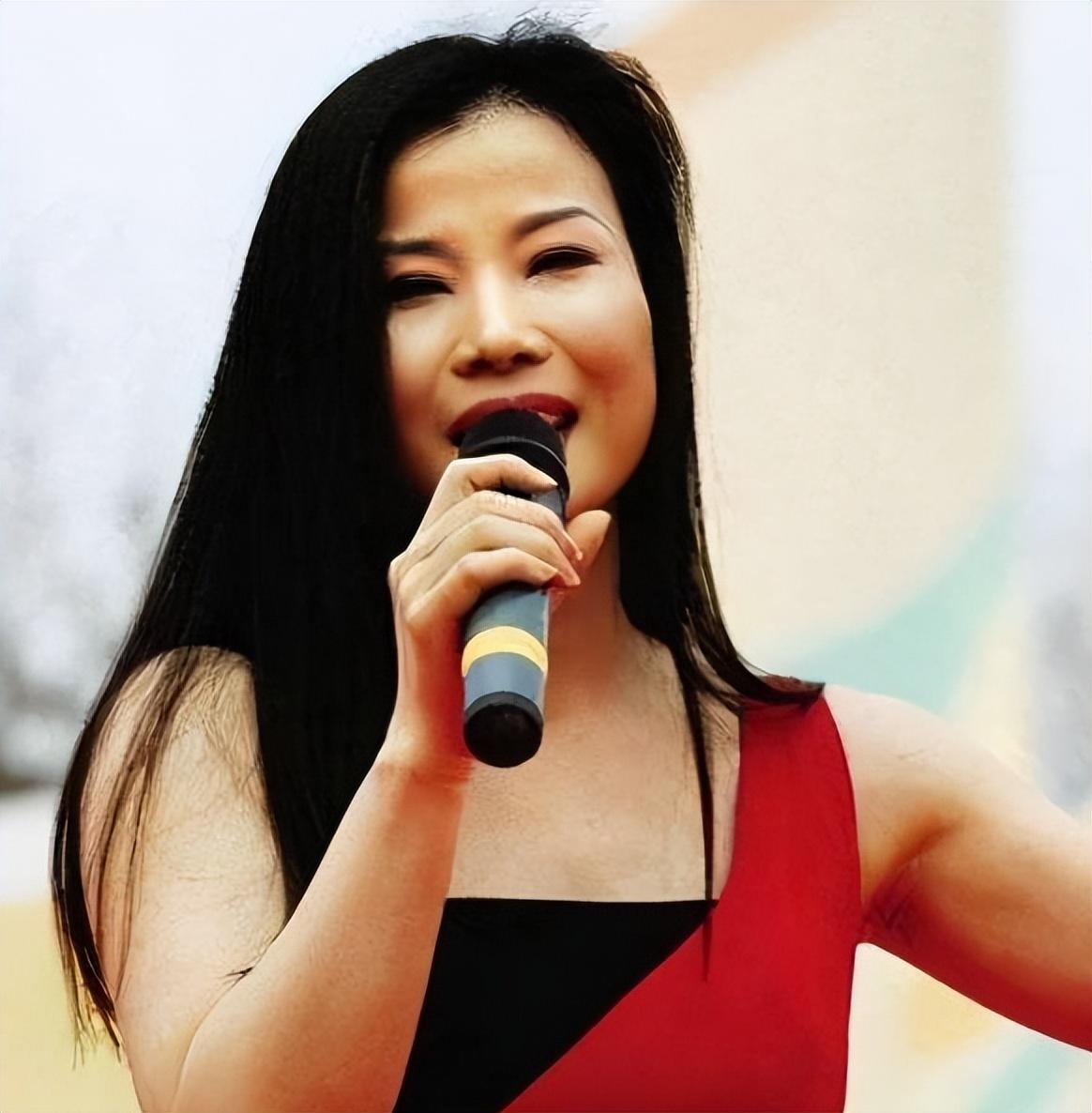 "Queen of TV Drama" Ye Fan: The illness relapsed at the concert site ...