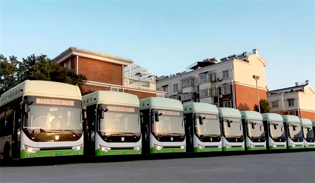 Nearly 100 Geely interstellar buses delivered to Ma'anshan - iNEWS