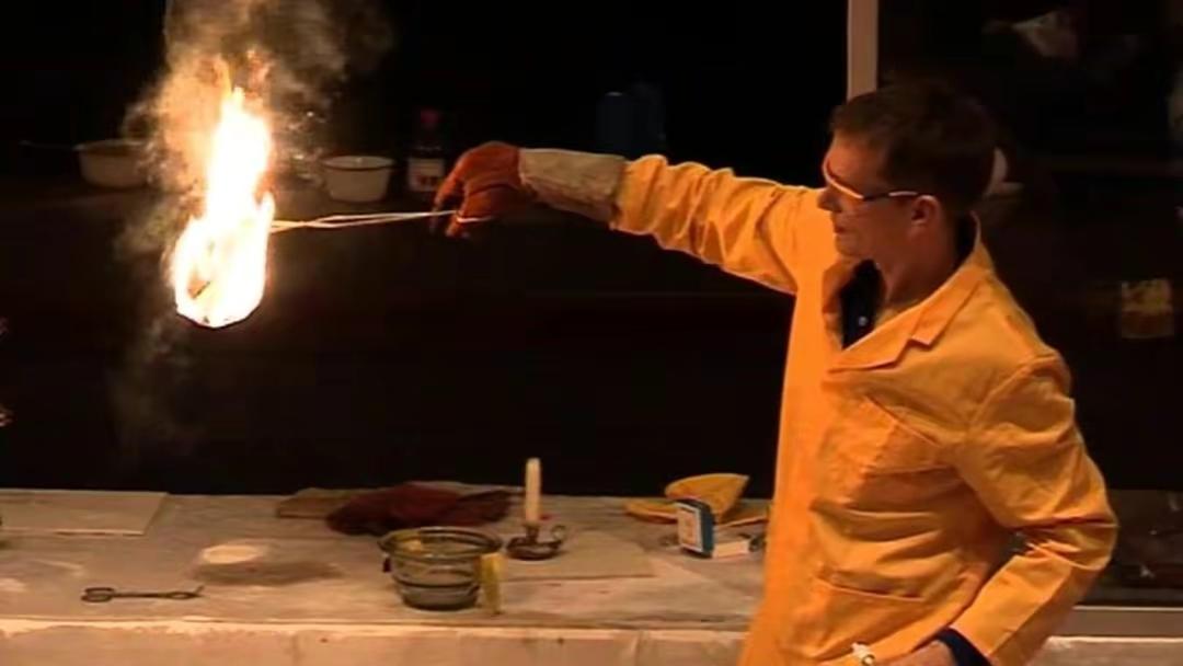 Russian Ministry of Defense: Ukrainian army uses phosphorus bombs!It is ...