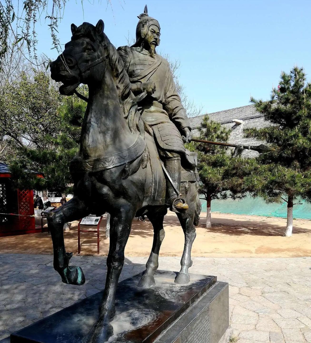 Yuan Chonghuan was executed by Ling Chi, and the guards secretly kept ...