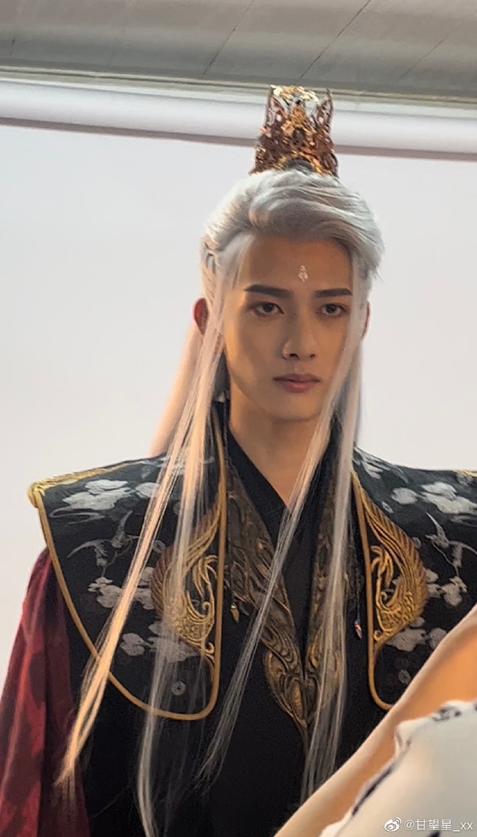 7.4 Picture: Yang Ying, Gong Junjing, Tian Jing, Ju Jingyi, Yu Shuxin ...