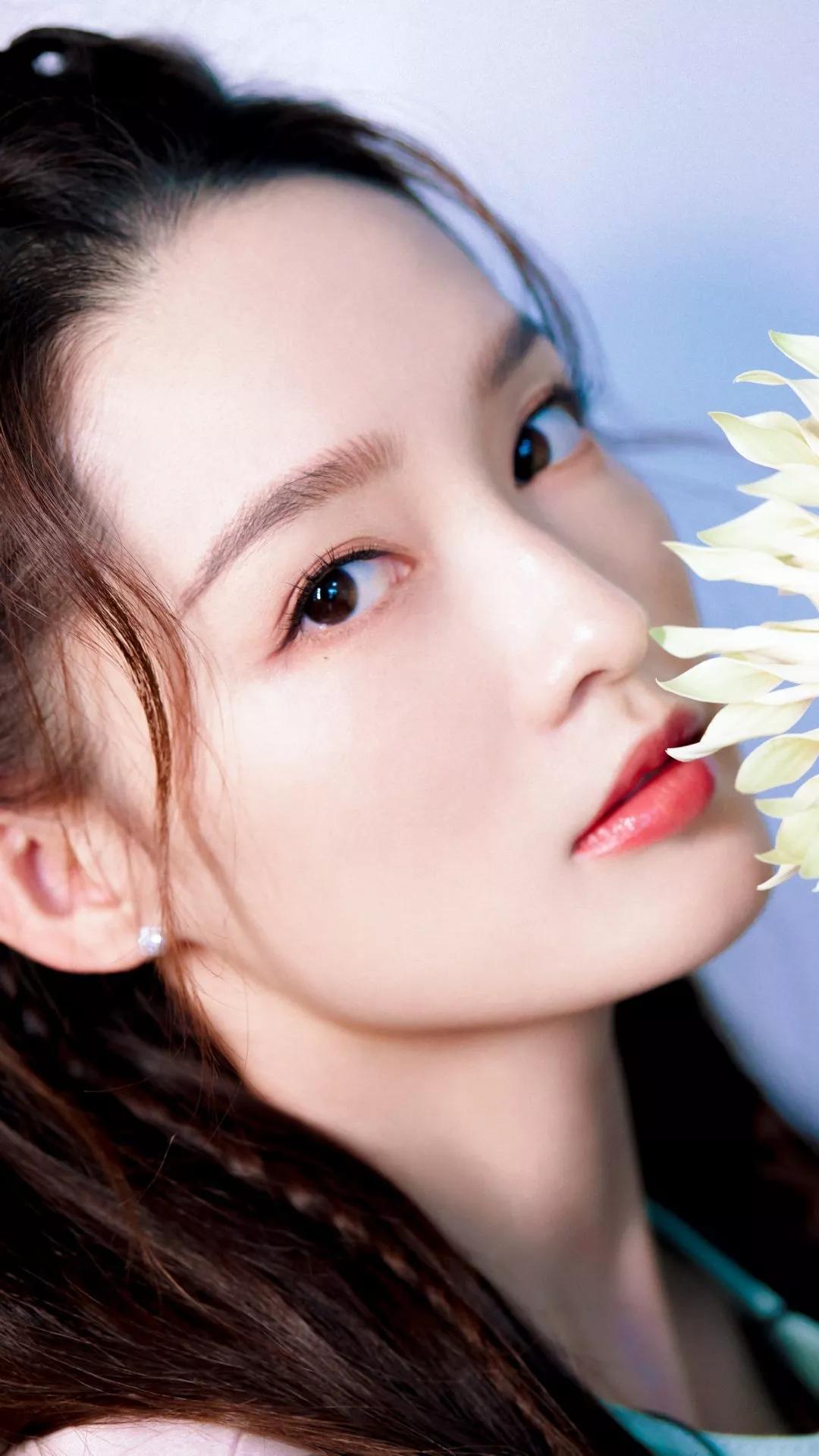 Li Qin wallpaper - iNEWS