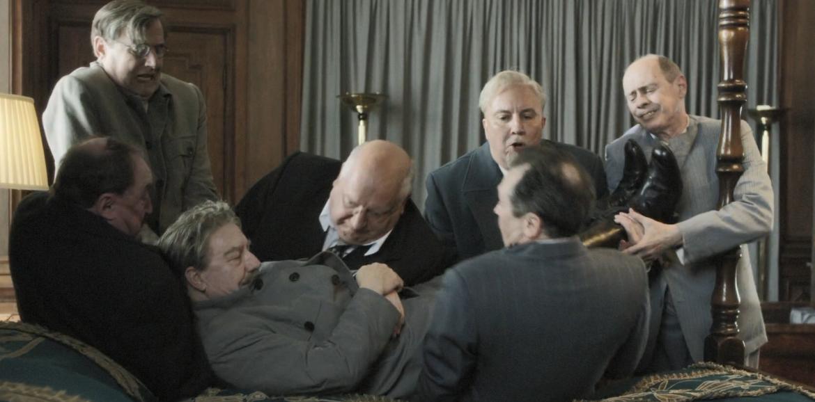 Intensifying the Tension of War Scenes by Shaking Photography in "The ...