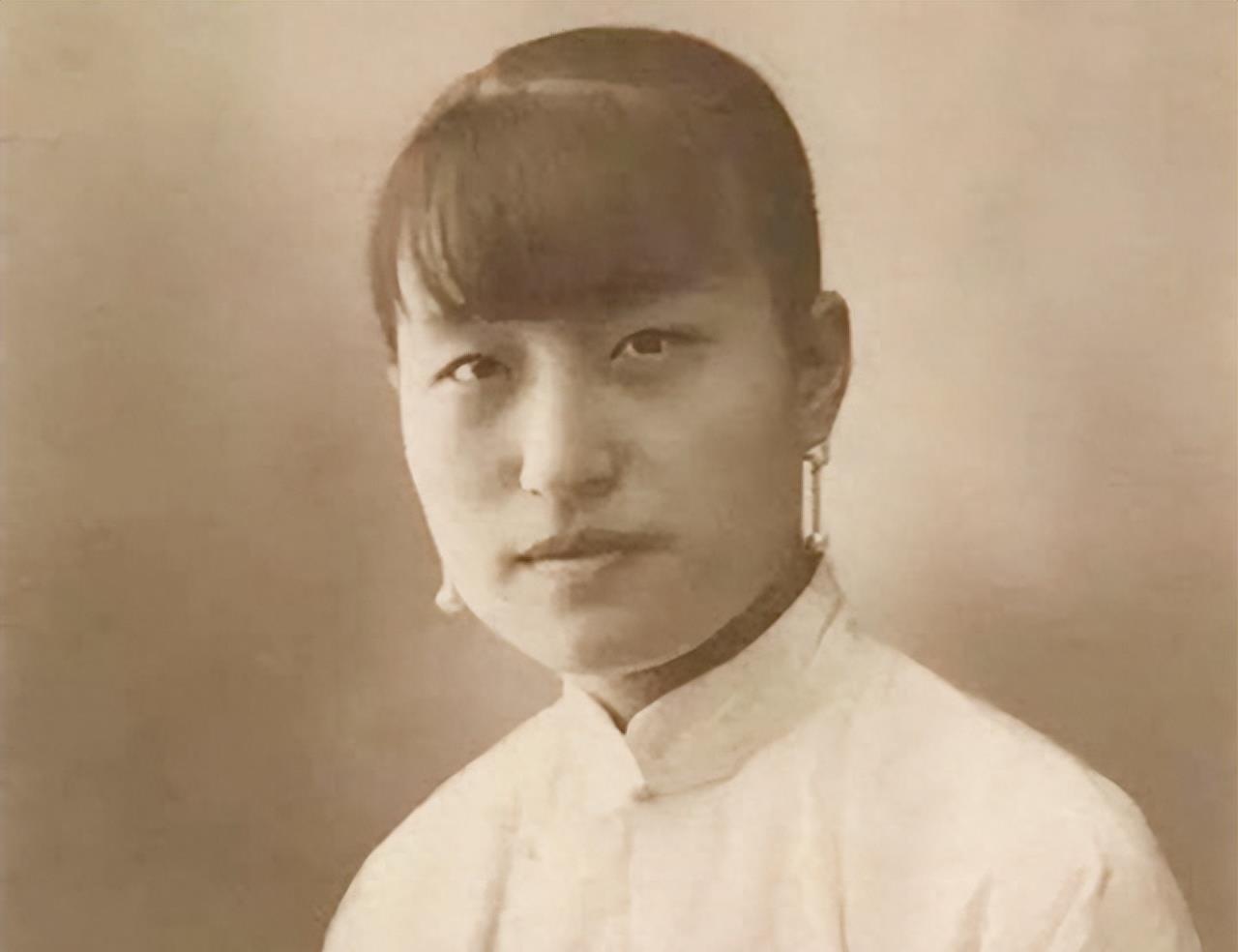 Chiang Ching-kuo passed away, and Chiang Wei-guo originally wanted to ...