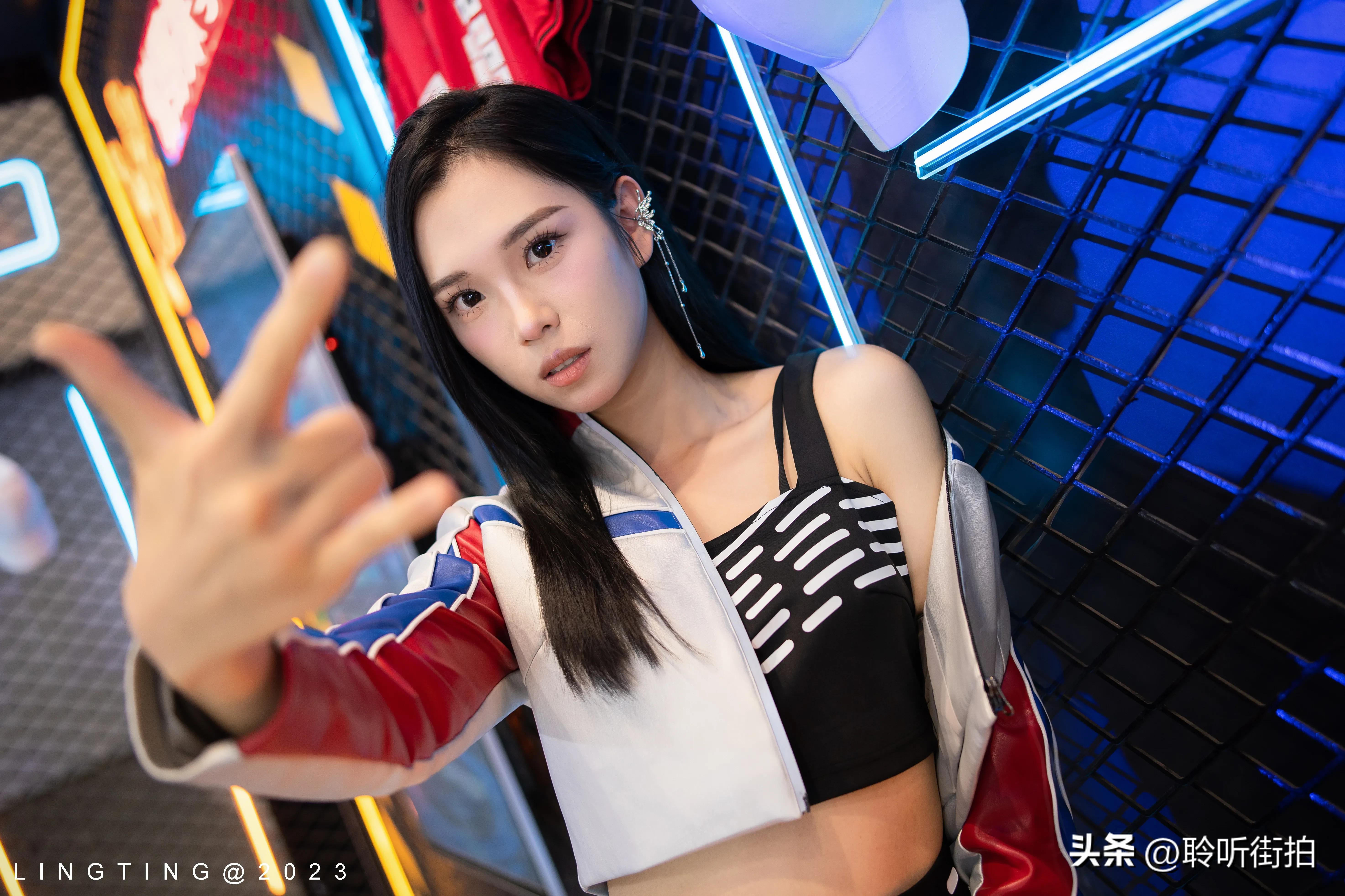 Auto show car model: Yingxin - iMedia