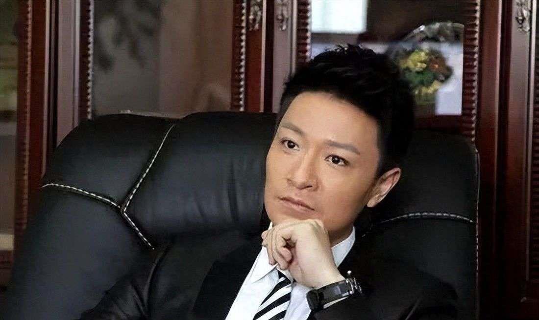 When 46-year-old Li Zonghan and 47-year-old Chen Long were in the same ...