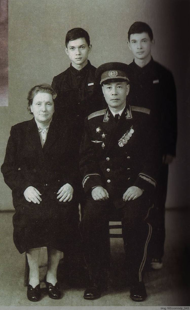 Why was Tang Duo transferred from the army among the 1048 founding ...