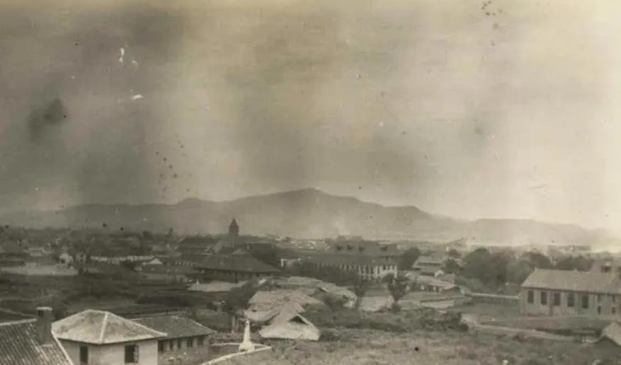 After the liberation of Changsha, Yang Kaihui's mother had tears in her ...