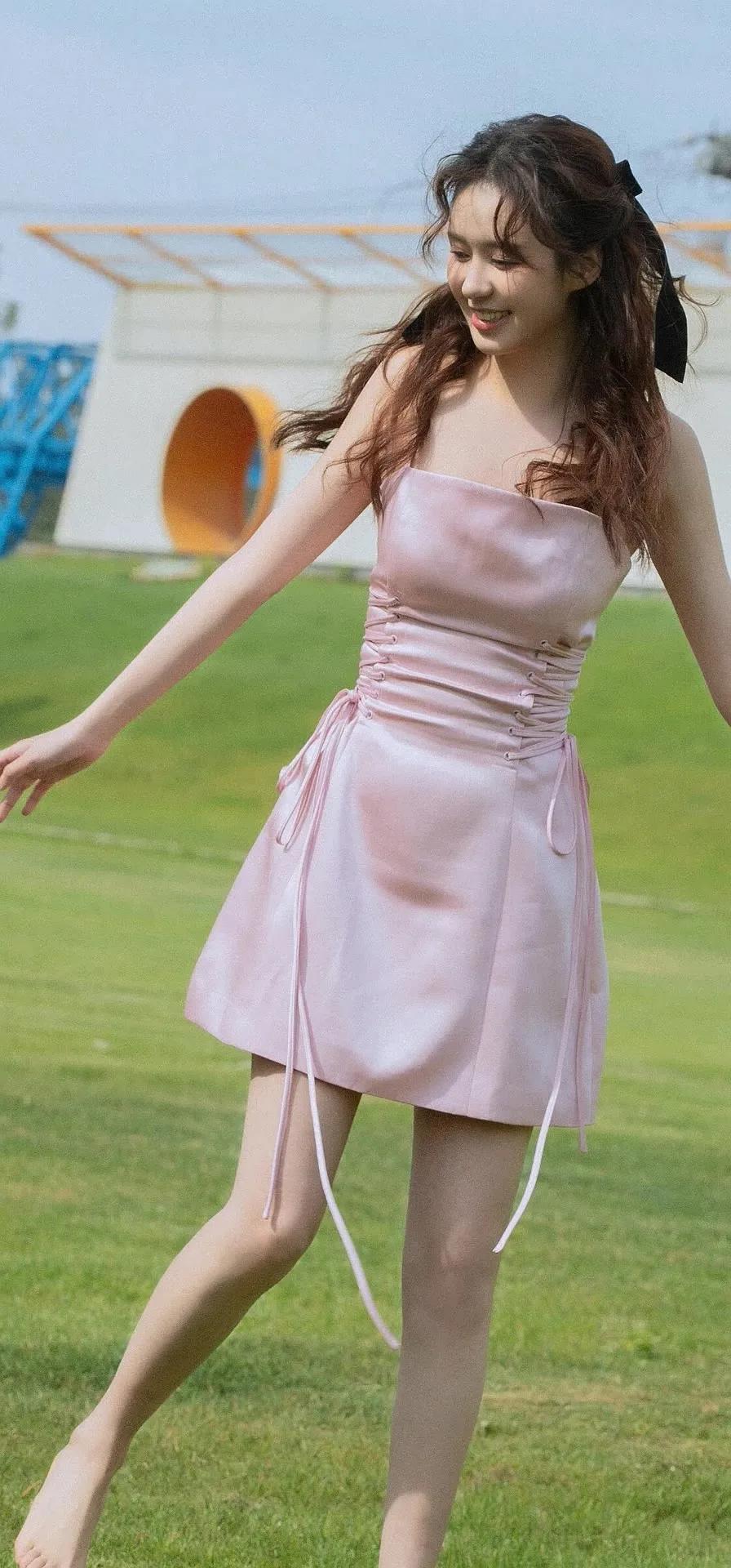 Celebrity pictures - Issue 295 Zheng Hehuizi - iNEWS