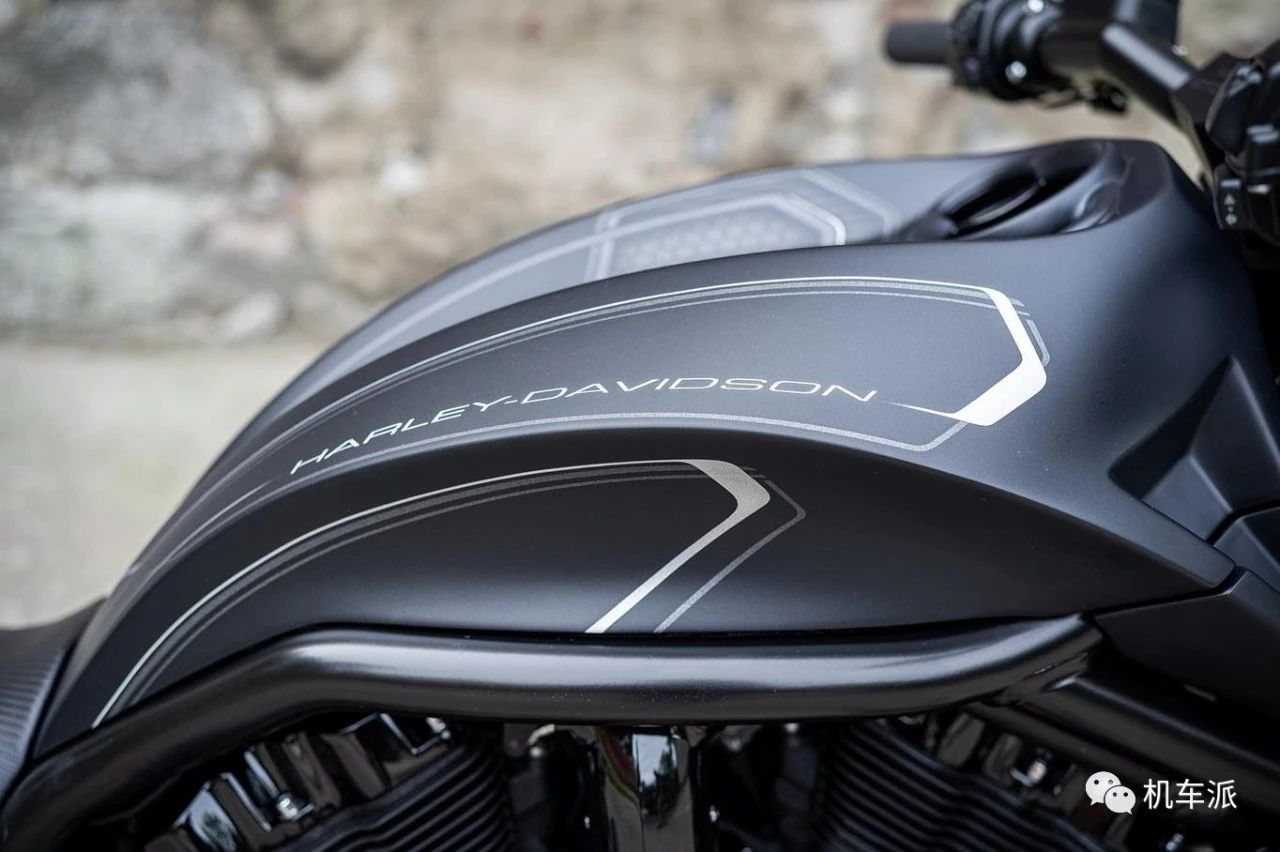 Muscle invader Harley V-ROD modification appreciation - iNEWS