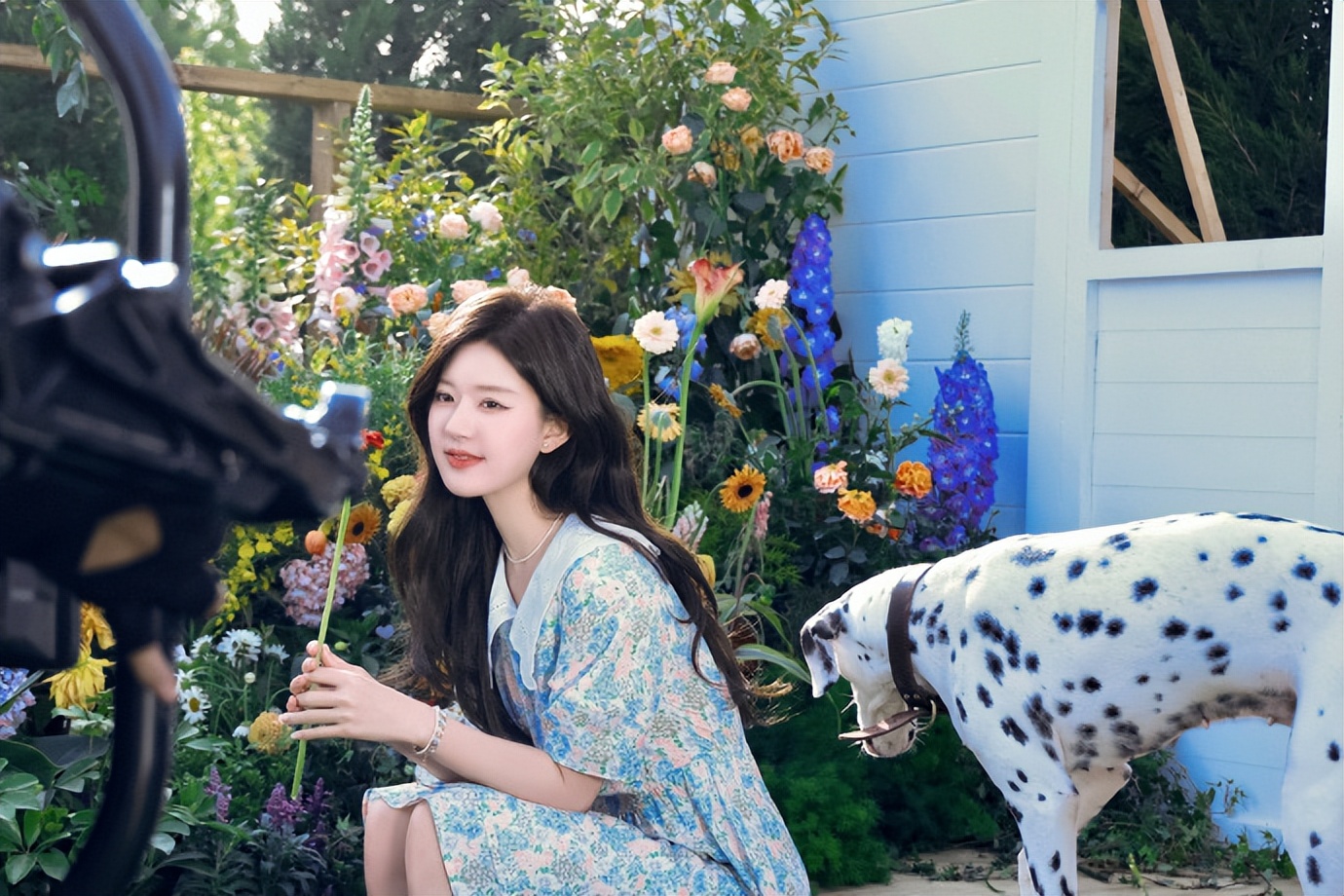 Fresh and lovely! Zhao Lusi's latest shooting highlights released - iNEWS