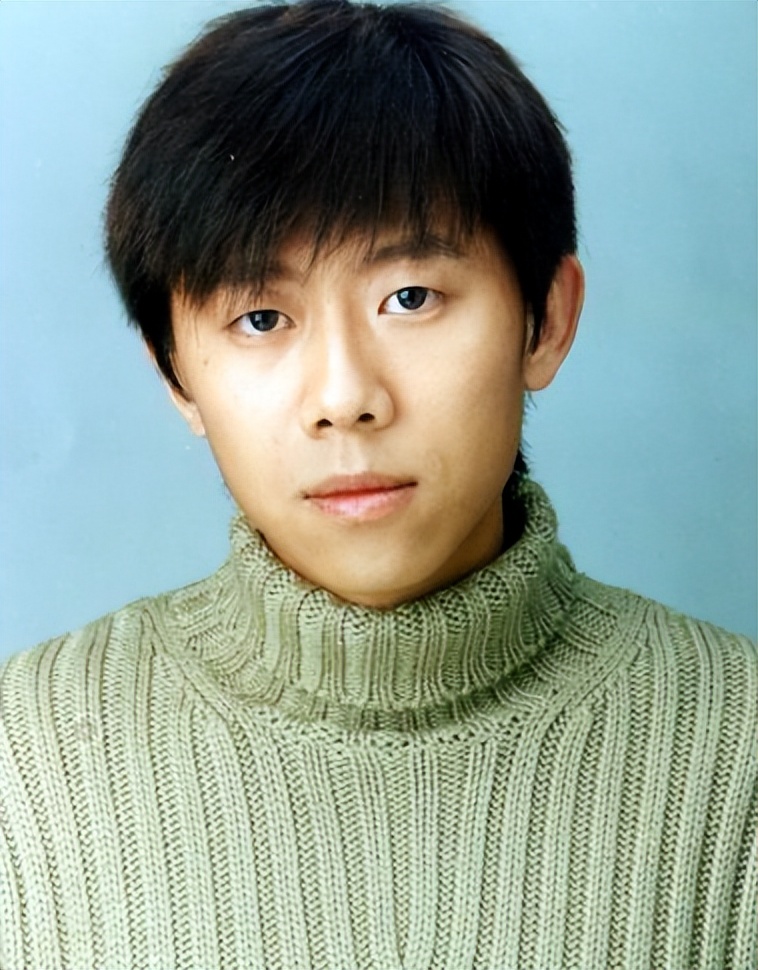 At the age of 17, he was the youngest actor: working for half a year ...