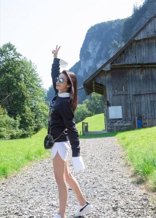 Li Bingbing, who is nearly 50 years old, shows up in sportswear, his ...