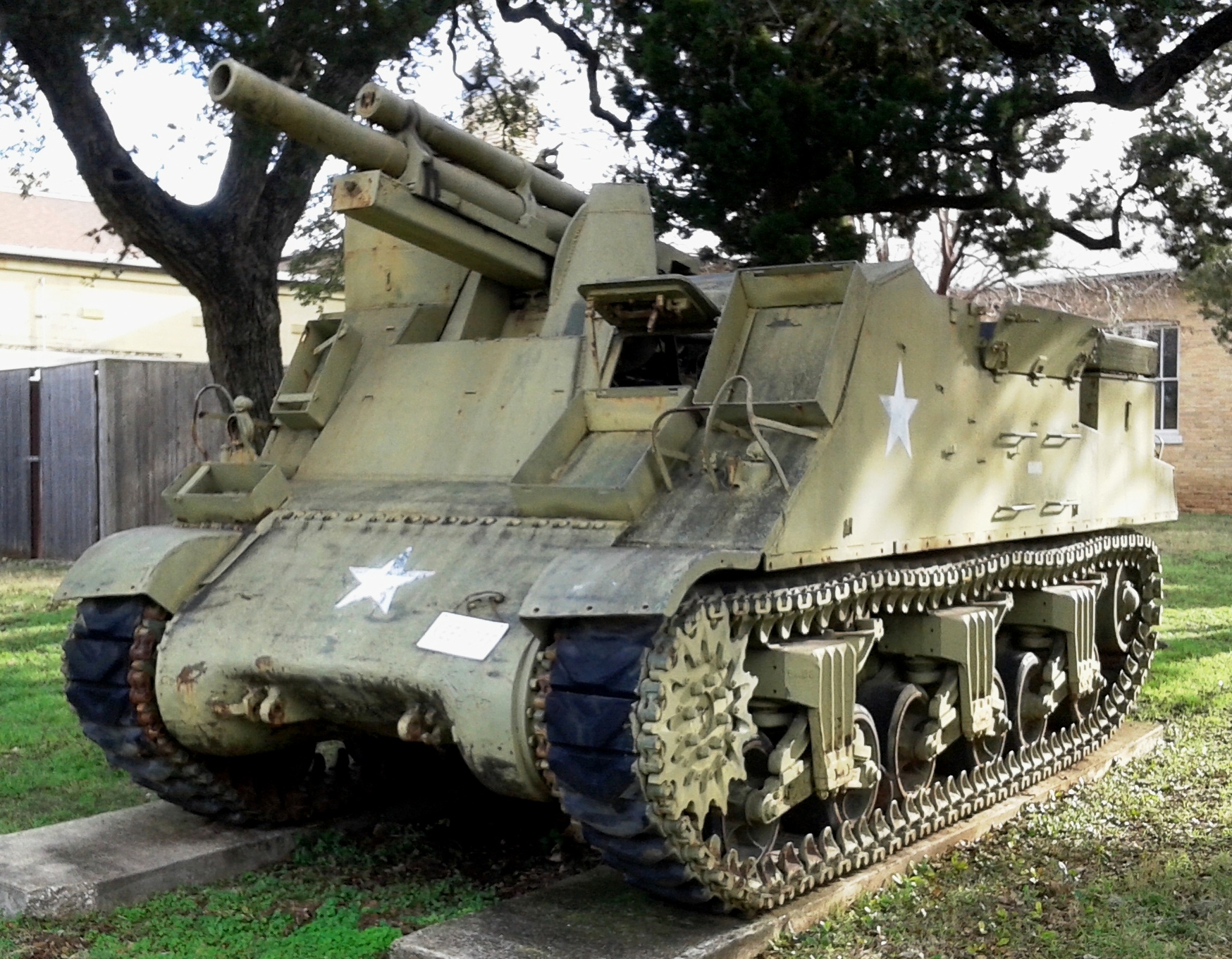 American M7 "Priest" self-propelled artillery and derivatives - iNEWS