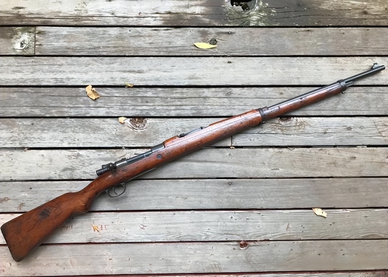Liao 13-style rifle, once the pinnacle of domestic weapons, with a ...