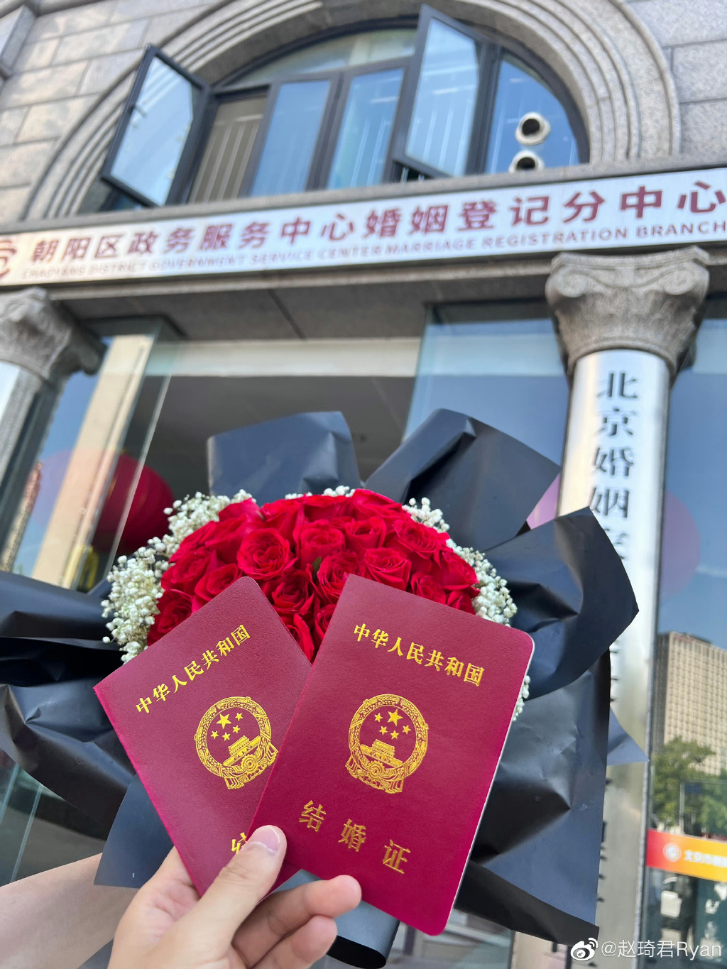 Zhao Qijun and Yang Kaiwen received the certificate, it is true that ...