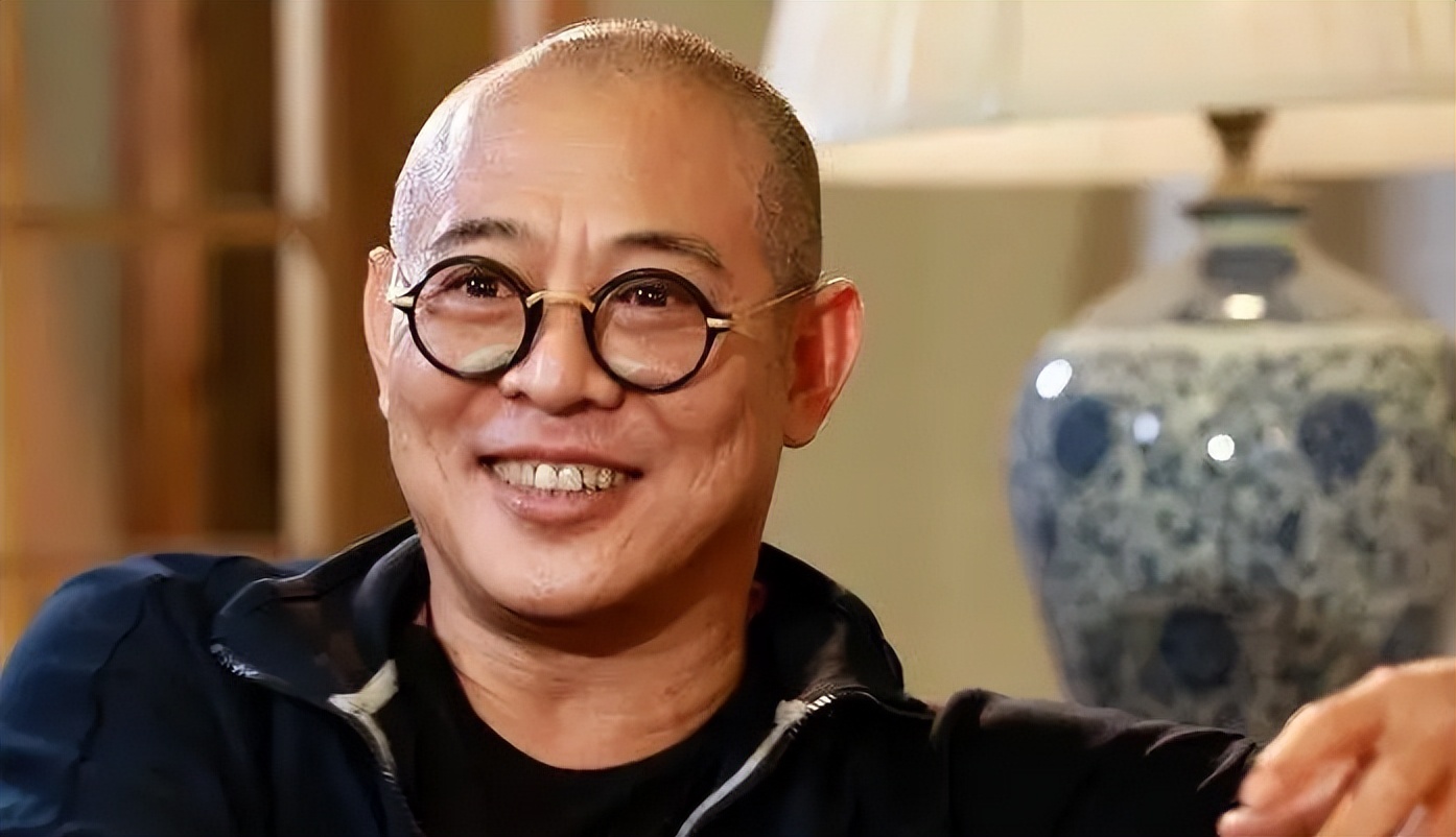 The former "hero" Jet Li, at the age of 60, has become old and bloated ...