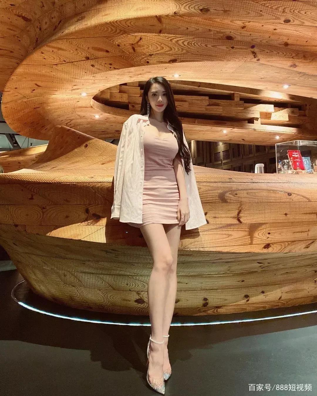 Model Net Red in Taiwan Province - Weng Zihan - iNEWS