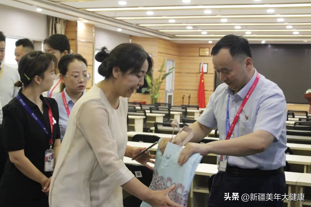 Xinjiang Meinian One Health distributes Dragon Boat Festival gifts to ...
