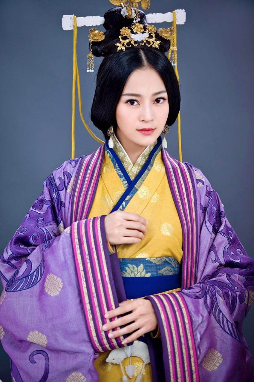 In the chaos at the end of the Western Han Dynasty, Liu Xiu suddenly emerged. Yin Lihua and Guo ...