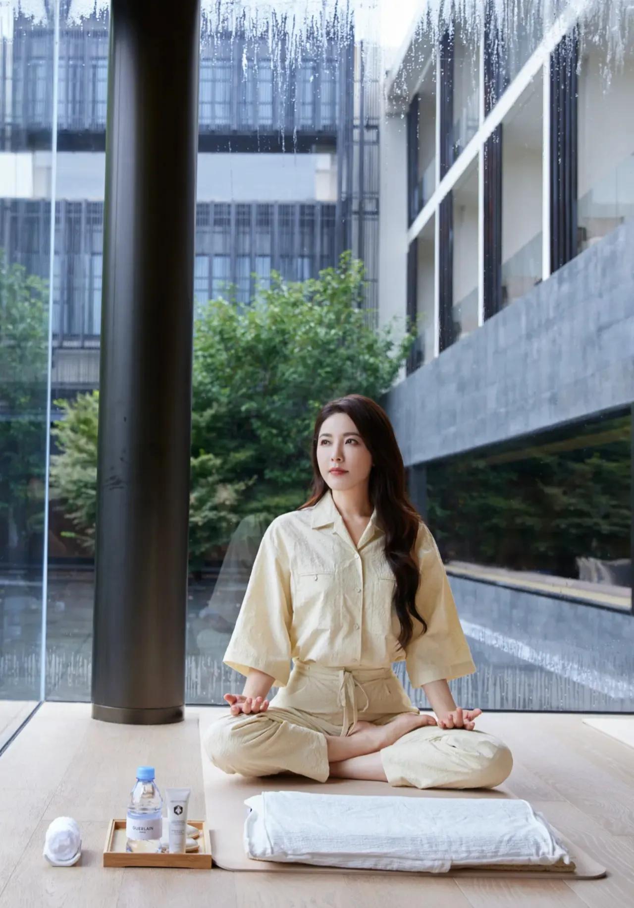 Temperament female star: Zeng Li - iNEWS