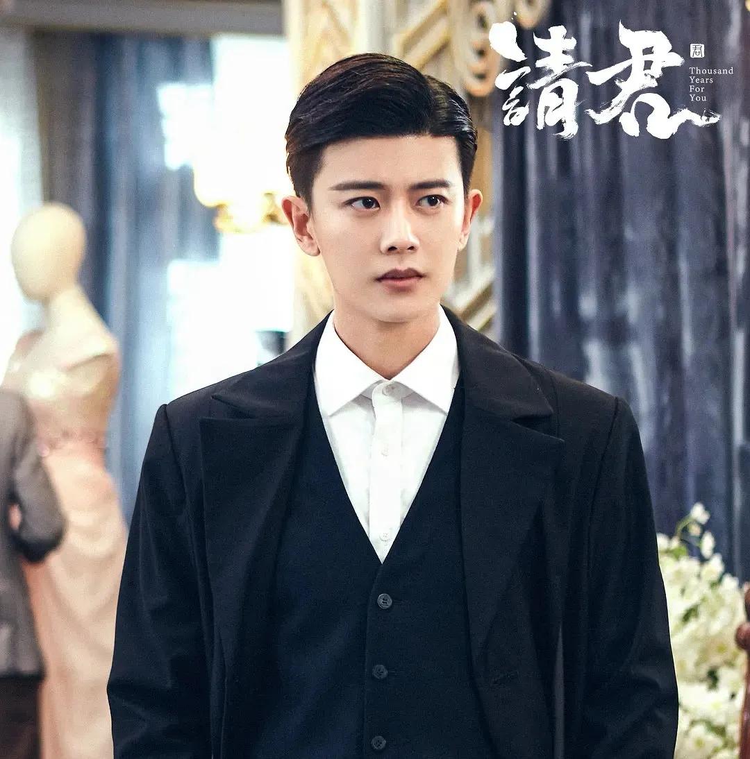 Ren Jialun, who came out of the rock paintings, [Please Jun]'s ...
