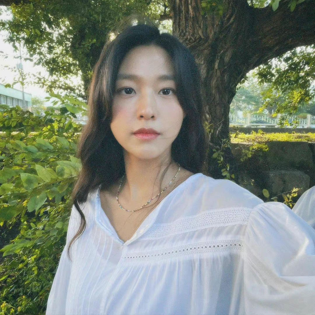 The figure is very charming, but the face is very pure. The 27-year-old ...