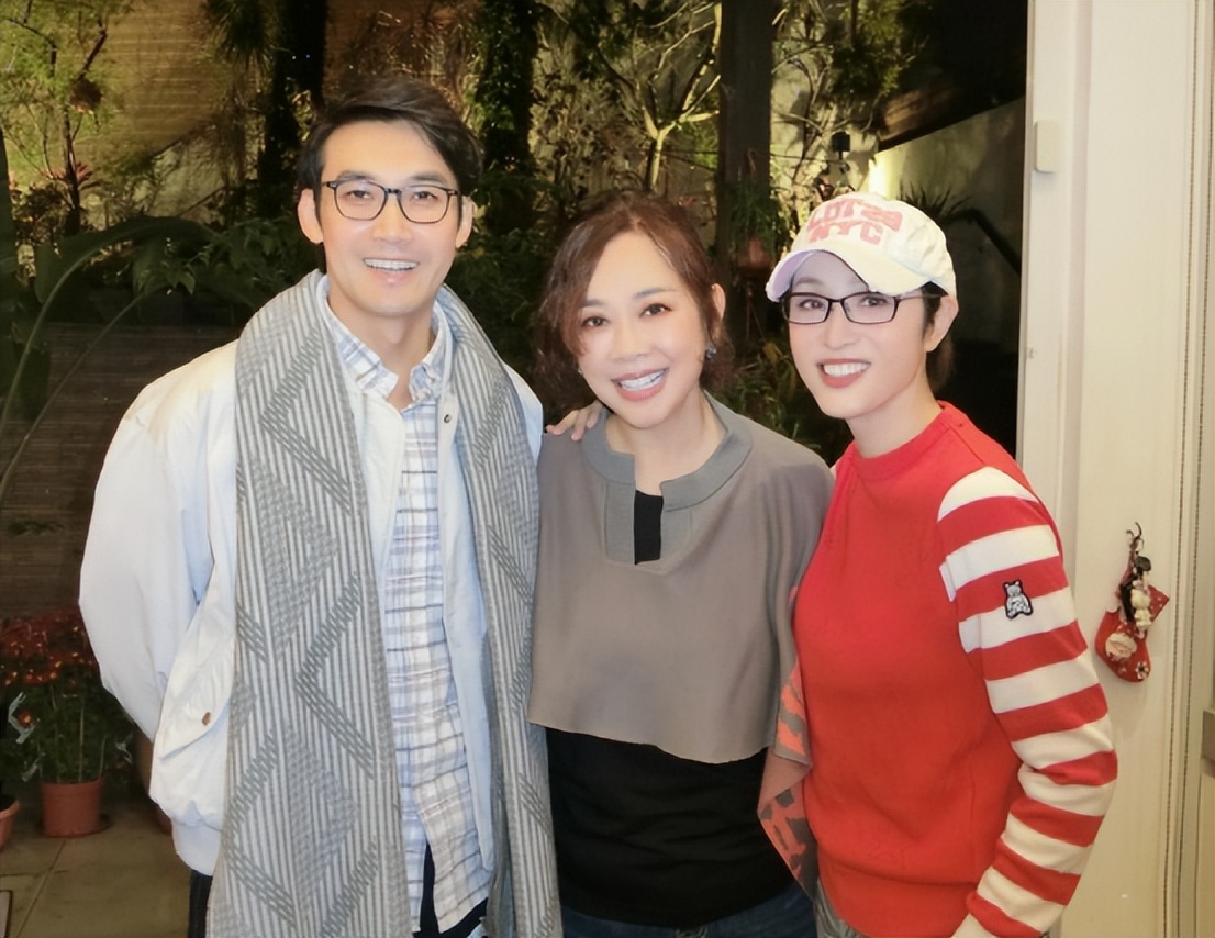 Chen Songling and Chen Farong are in the same frame, only 4 years apart ...